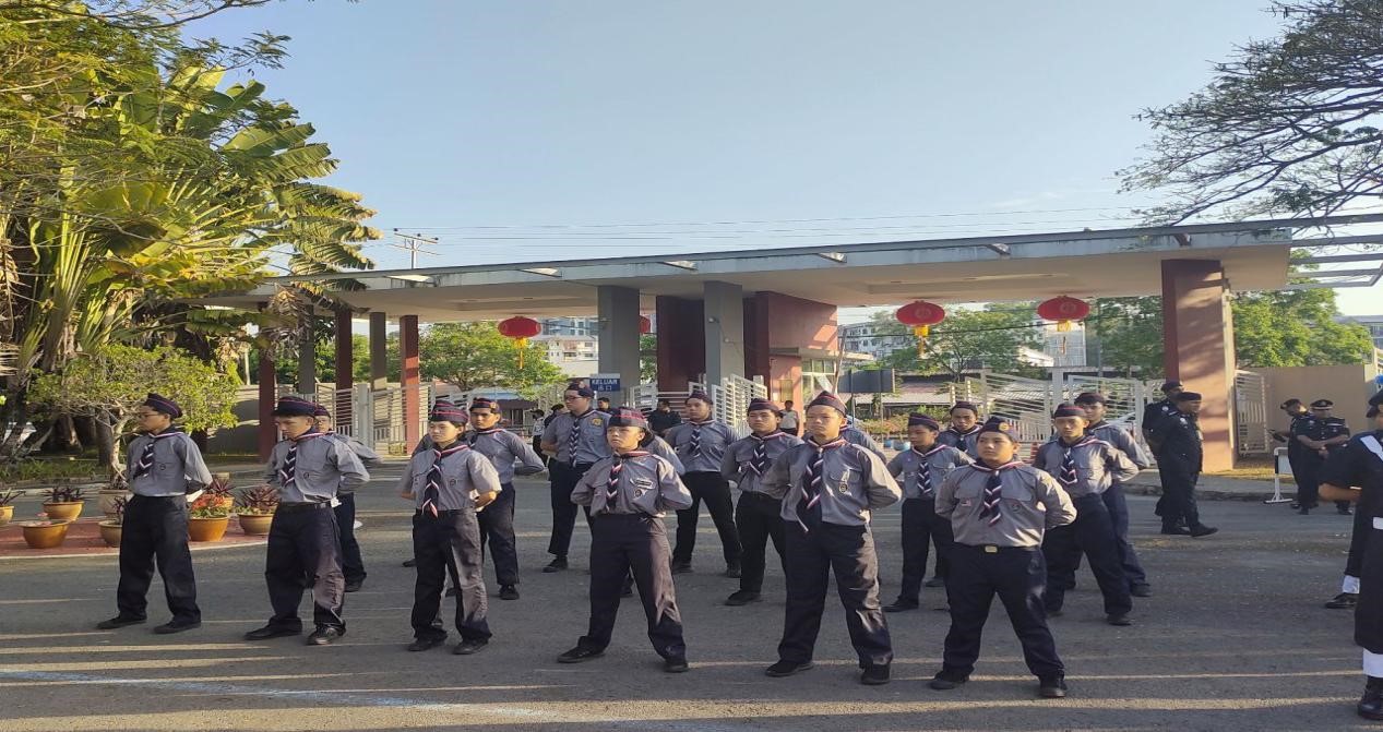 PROGRAM SEKOLAH ANGKAT PDRM IPD KOTA KINABALU – 亚庇中学