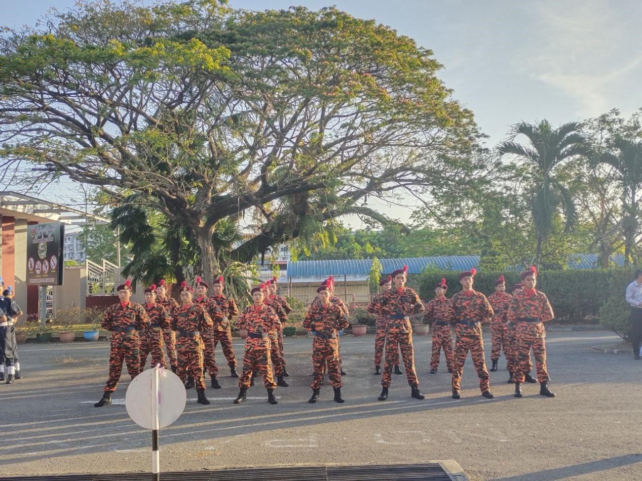 PROGRAM SEKOLAH ANGKAT PDRM IPD KOTA KINABALU – 亚庇中学
