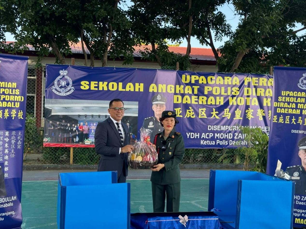 PROGRAM SEKOLAH ANGKAT PDRM IPD KOTA KINABALU – 亚庇中学